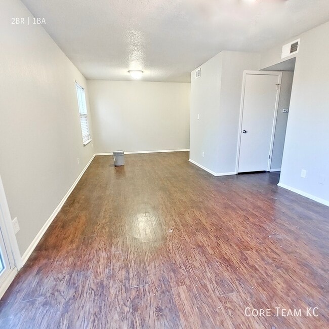 3633 Walnut St Unit 304, Kansas City, MO 64111 - Room for Rent in ...