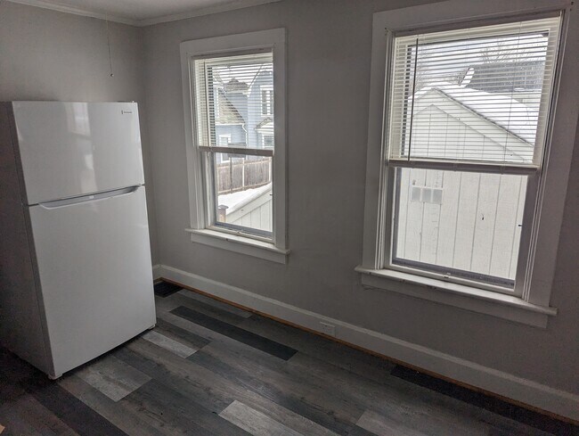 201 Division St Unit 3, Bennington, VT 05201 - Apartments in Bennington ...