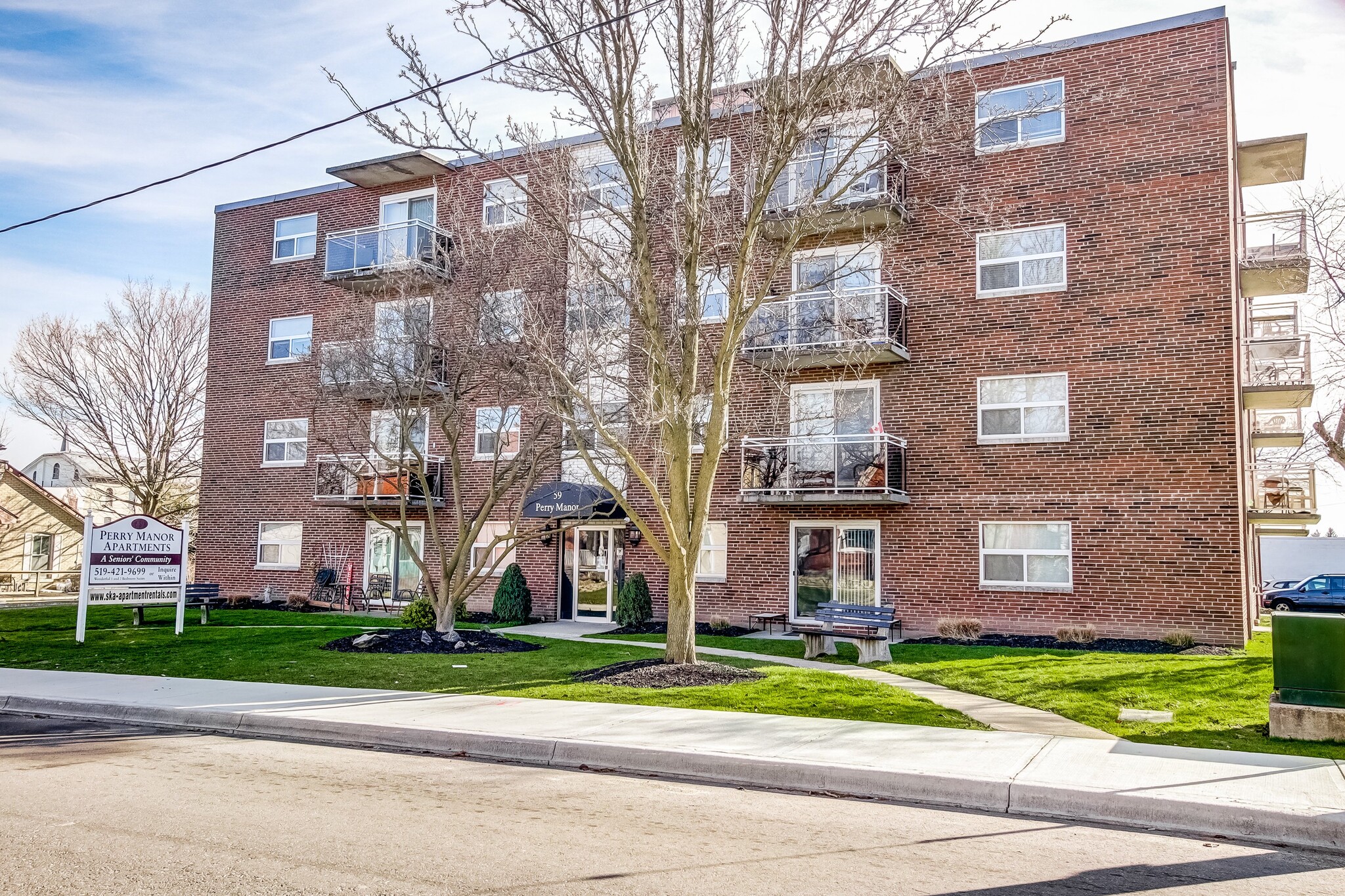 Perry Manor Residences Apartments - 59 Perry St Woodstock, ON ...