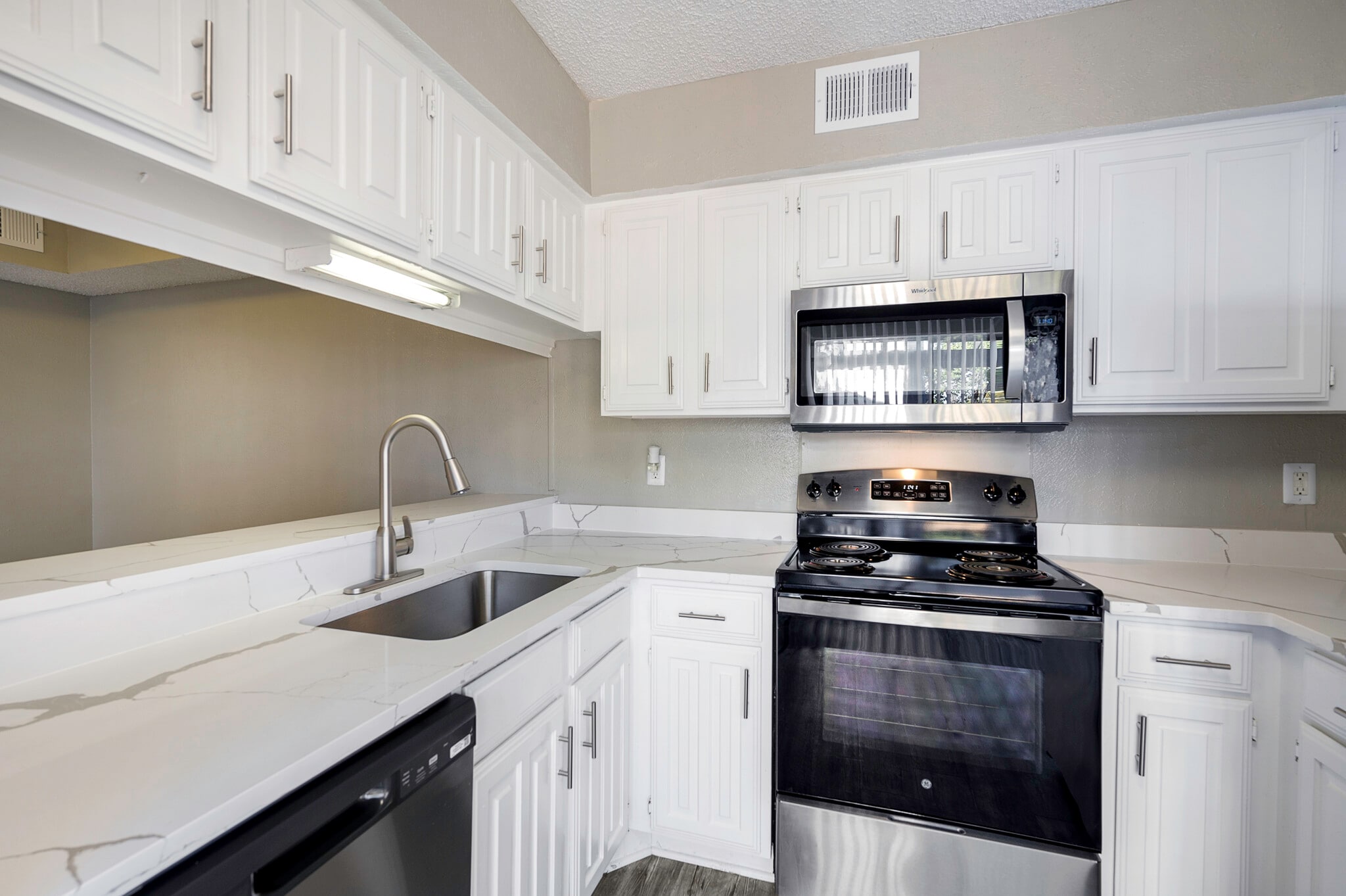 Fielder Crossing - 1727 Westview Ter Arlington, TX 76013 | Apartments.com