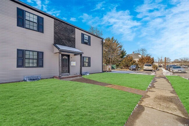 41 Amity St Unit 8, Patchogue, NY 11772 - Room for Rent in Patchogue, NY | Apartments.com