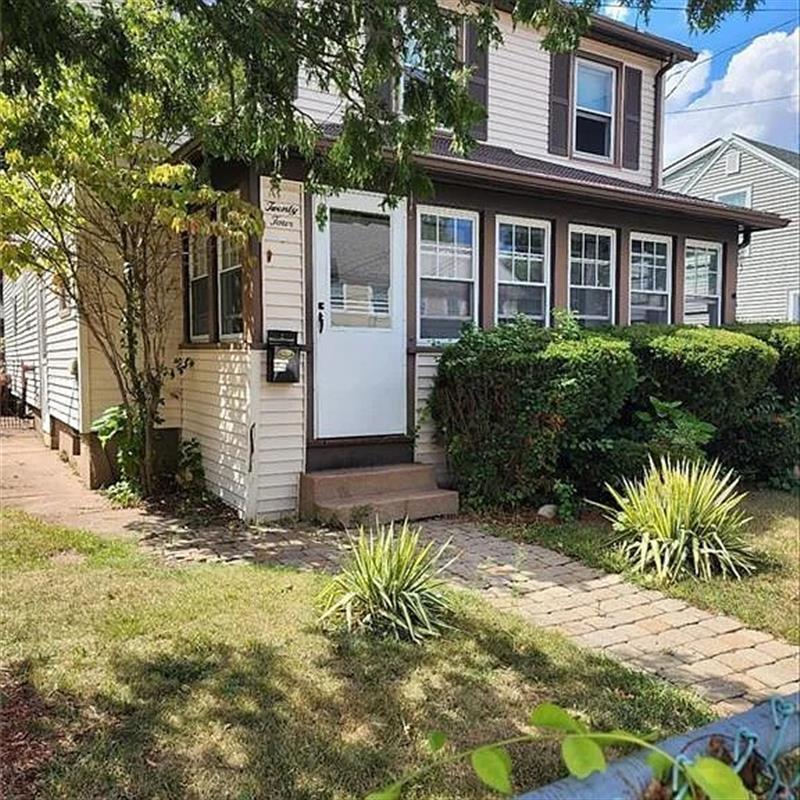 24 Moore St, Manchester, CT 06040 - House Rental in Manchester, CT ...