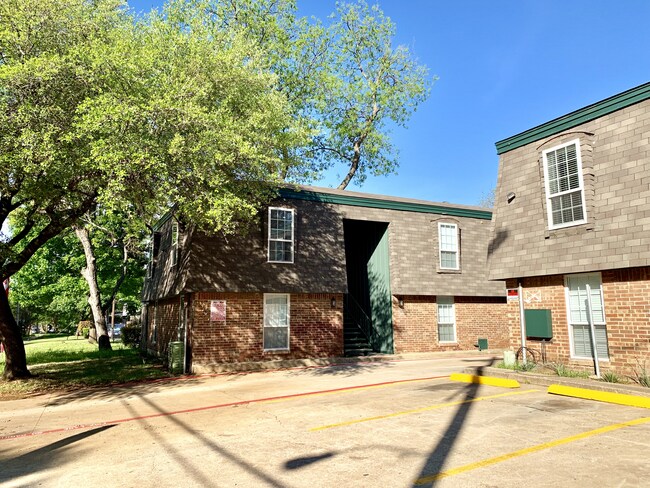Junius Place Apartments - Apartments in Dallas, TX | Apartments.com
