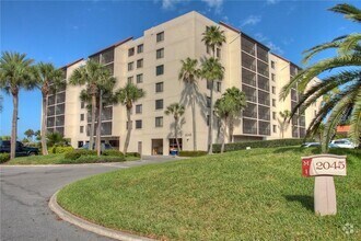 Seaplace Condominiums Condos for Rent - Longboat Key, FL - 8 Rentals ...