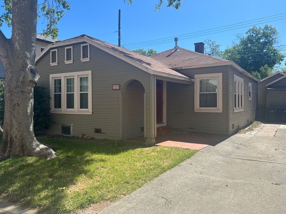 1559 32nd St, Sacramento, CA 95816 - House Rental in Sacramento, CA ...