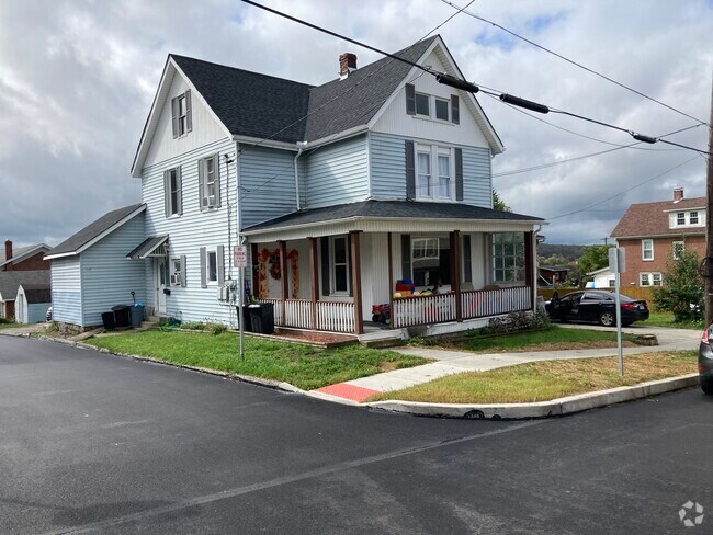 Apartments for Rent with Extra Storage in Twin Rocks PA