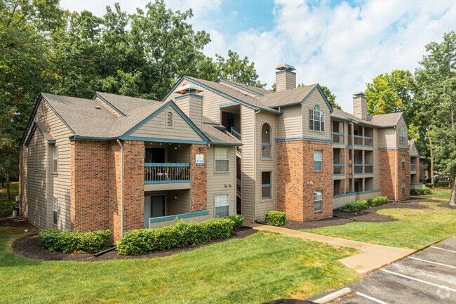 Astoria Park Apartments for Rent with a Walk-In Closet - Indianapolis ...
