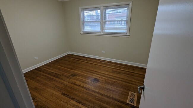 1830 Brummel St, Evanston, IL 60202 - Condo for Rent in Evanston, IL ...