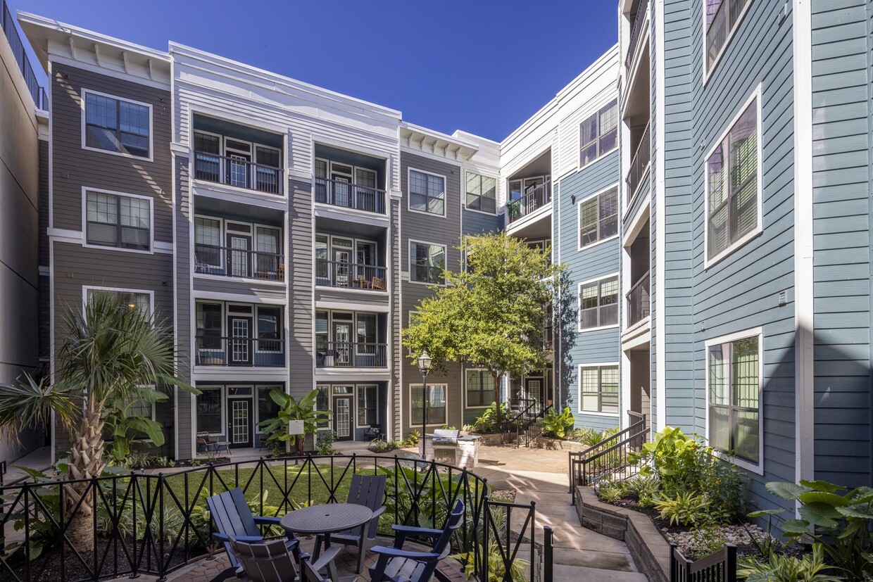 AMLI Eastside Apartments in Austin TX Apartments