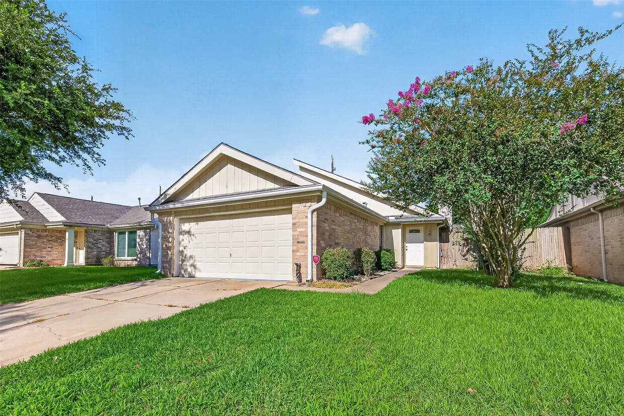2322 Sunset Trail, Sugar Land, TX 77478 - House Rental in Sugar Land ...