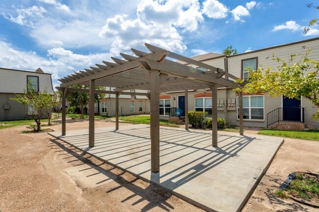 Valencia at Spring Branch - Apartments in Houston, TX | Apartments.com