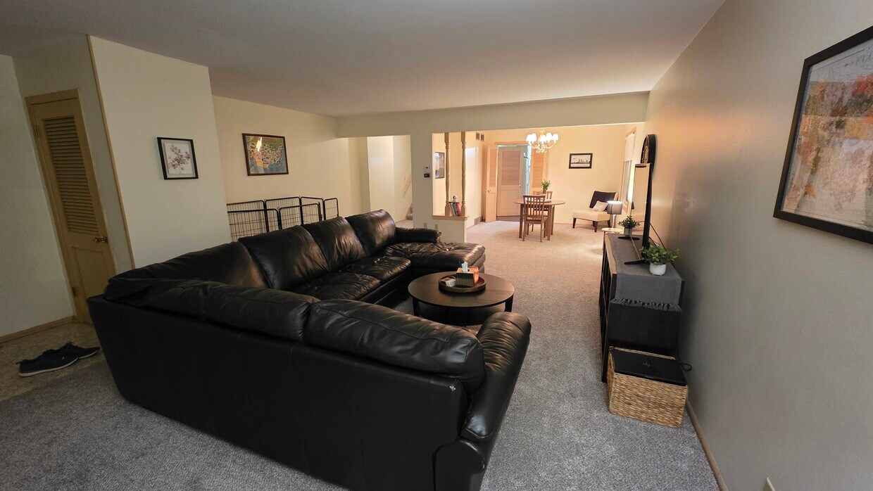 2747 N 92Nd St, Milwaukee, WI 53222 - Townhome Rentals in Milwaukee WI ...