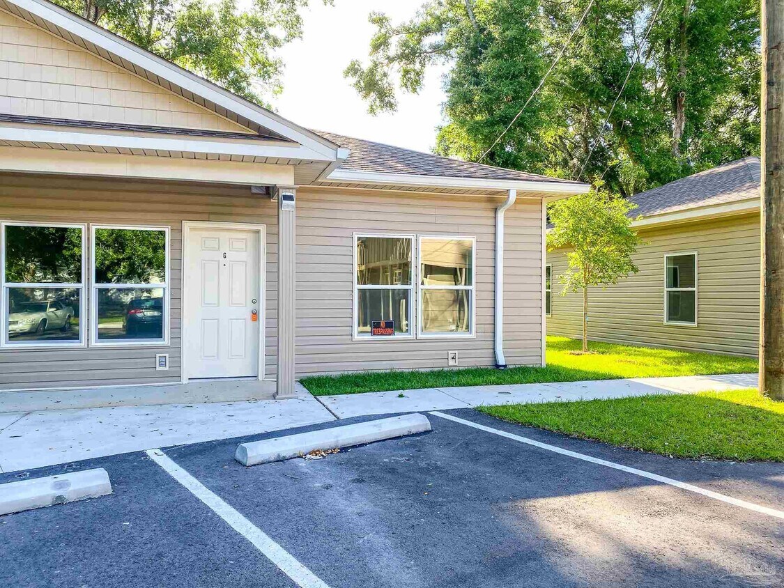 2425 E Johnson Ave, Pensacola, FL 32514 - House Rental in Pensacola, FL ...