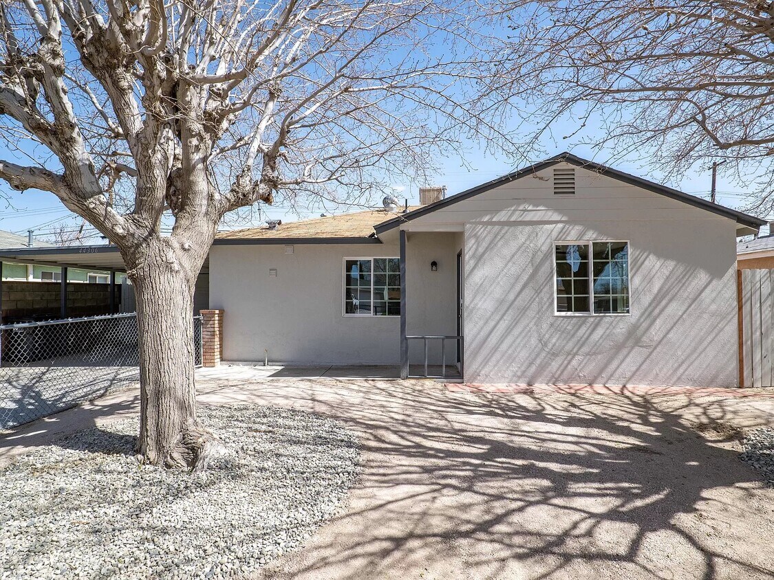 44306 3rd St E, Lancaster, CA 93535 - House Rental in Lancaster, CA ...