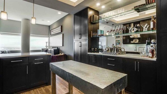 One Dallas Center Rentals - Dallas, TX | Apartments.com