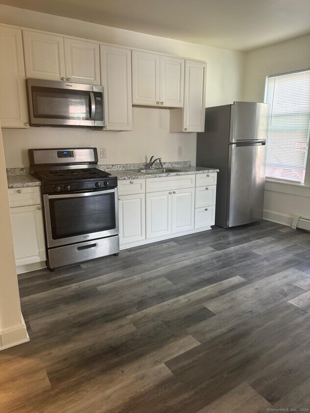 135 Caroline St Unit 2nd floor, Bridgeport, CT 06608 - Room for Rent in ...
