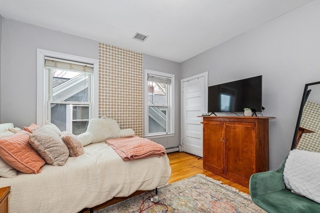 44 Hillside St Unit 1, Boston, MA 02120 - 44 Hillside St Boston, MA ...