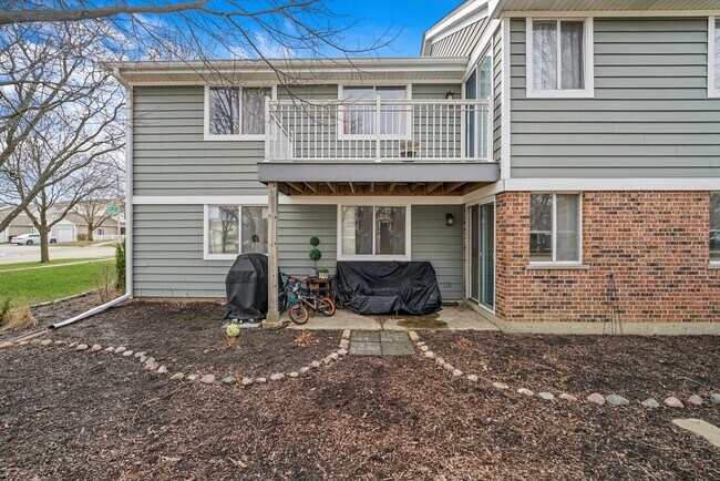 608 Hanover Ct Unit Z1, Schaumburg, IL 60194 - Condo for Rent in ...