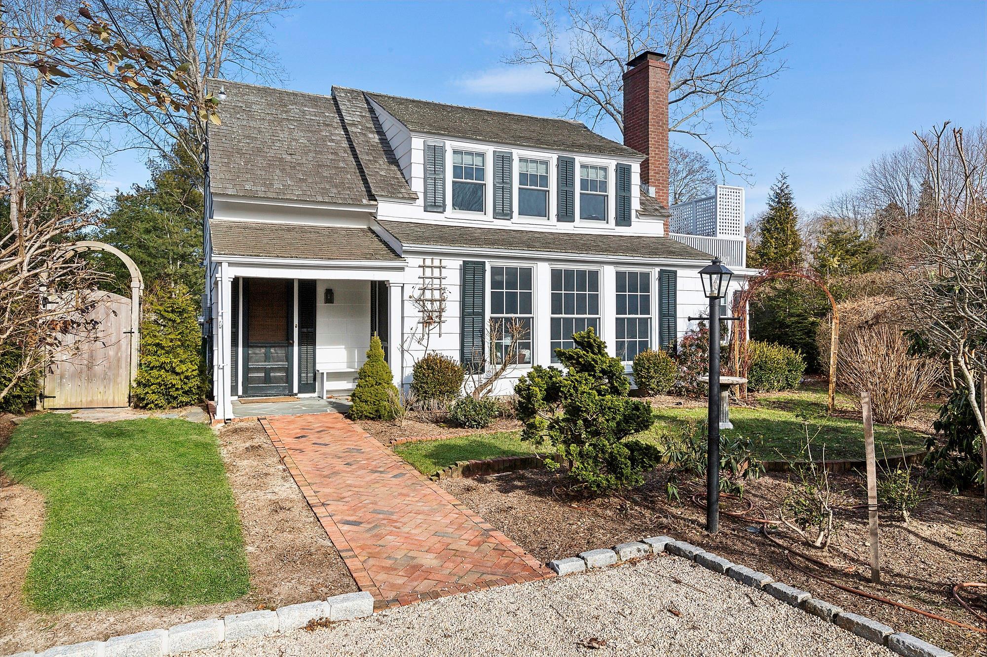 393 Hill St, Southampton, NY 11968 - House Rental in Southampton, NY ...