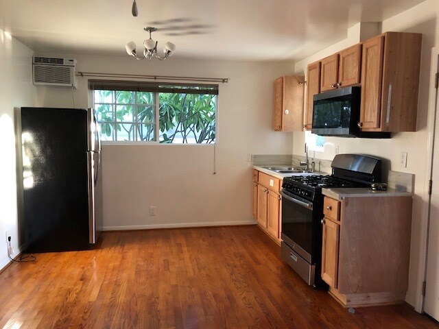 1717 Phillips Way Unit apt, Los Angeles, CA 90042 - 1717 Phillips Way ...