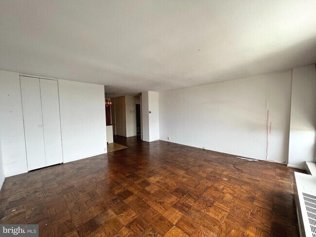 210 Locust St Unit 24FW, Philadelphia, PA 19106 - Room for Rent in ...