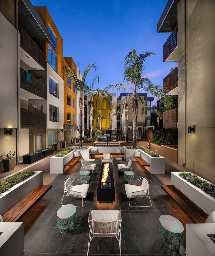 Fusion Encore Hollywood - 1714 N McCadden Pl Hollywood, CA 90028 ...