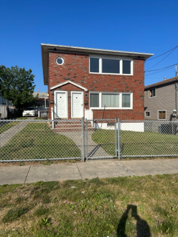 143 Sand Ln Unit 2, Staten Island, NY 10305 | Apartments.com