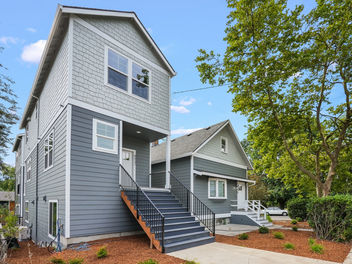 21SHR - 21st & Sherrett (END MANAGEMEN... - 8438 SE 21st Ave Portland, OR 97202 | Apartments.com