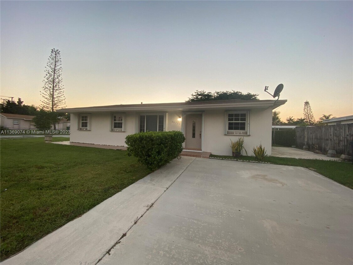 15720 SW 101st Ave, Miami, FL 33157 - House Rental in Miami, FL ...