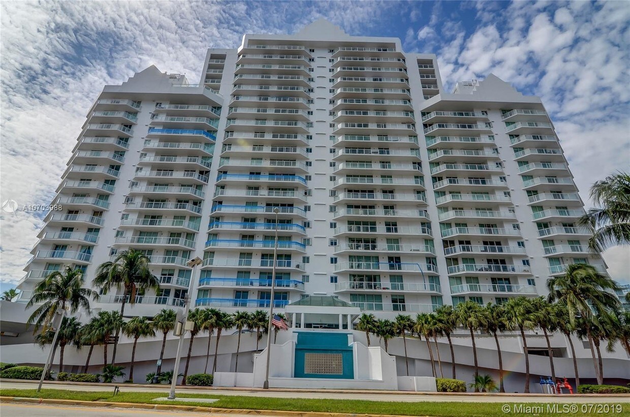 5900 Collins Ave, Miami Beach, FL 33140 - Condo for Rent in Miami Beach ...