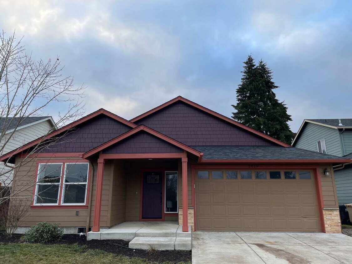 2019 SE Thomas Ct, Dallas, OR 97338 - House Rental in Dallas, OR ...