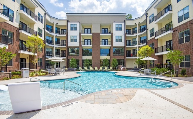 Midtown Raleigh Apartments for Rent with Wheelchair Access - Raleigh ...