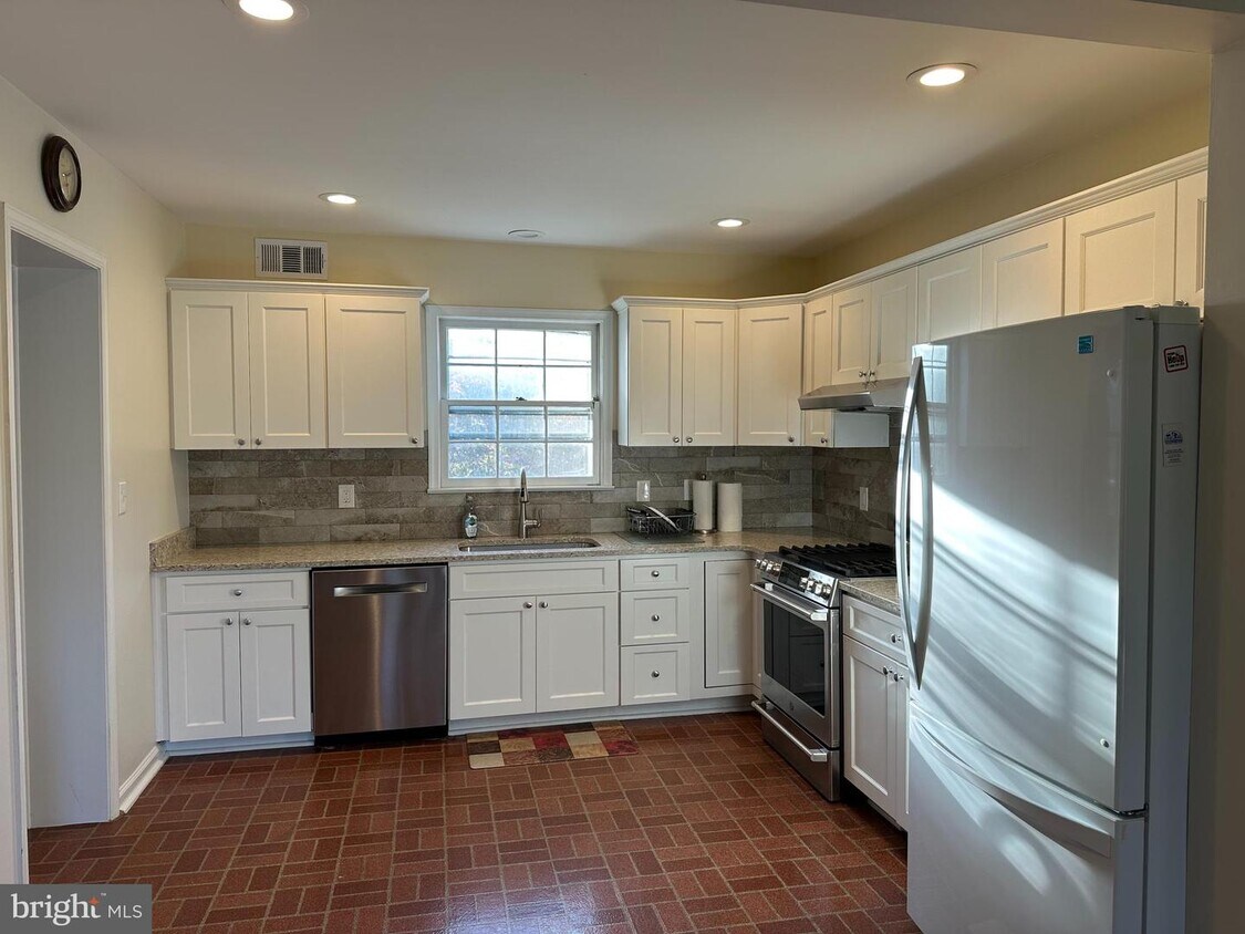 8725 Ridge Rd, Bethesda, MD 20817 - House Rental in Bethesda, MD ...