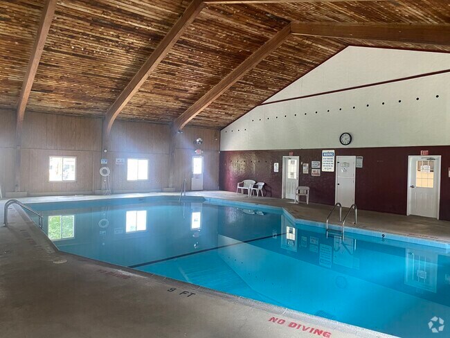 Piper Landing Condominium Apartments for Rent with a Swimming Pool ...