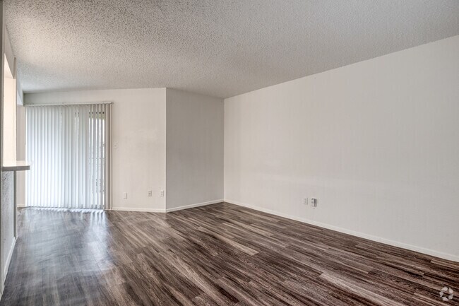 Oaks Apartments - Apartments in Austin, TX | Apartments.com