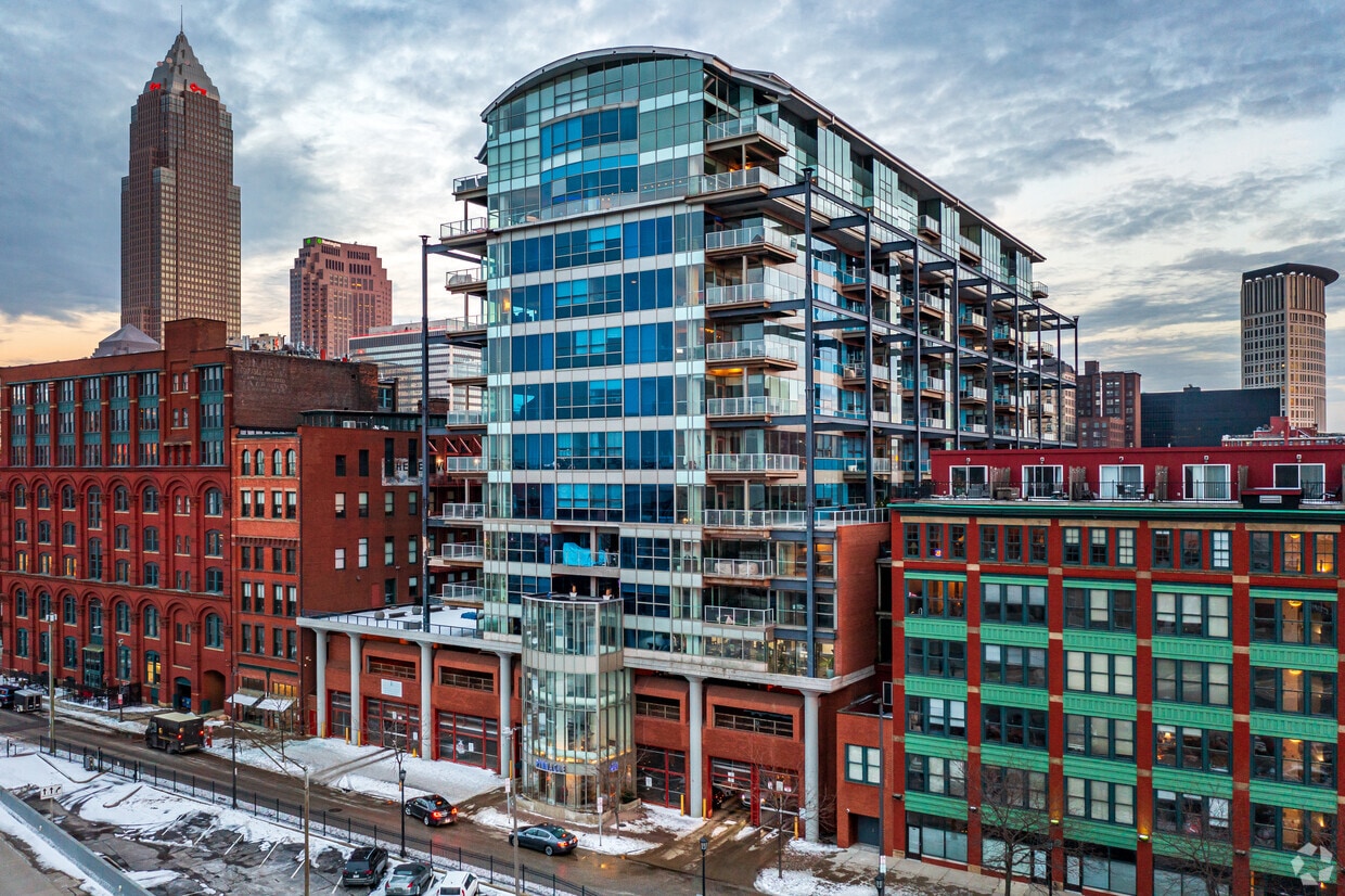 Pinnacle Condominiums - 701 W Lakeside Ave Cleveland, OH 44113 ...