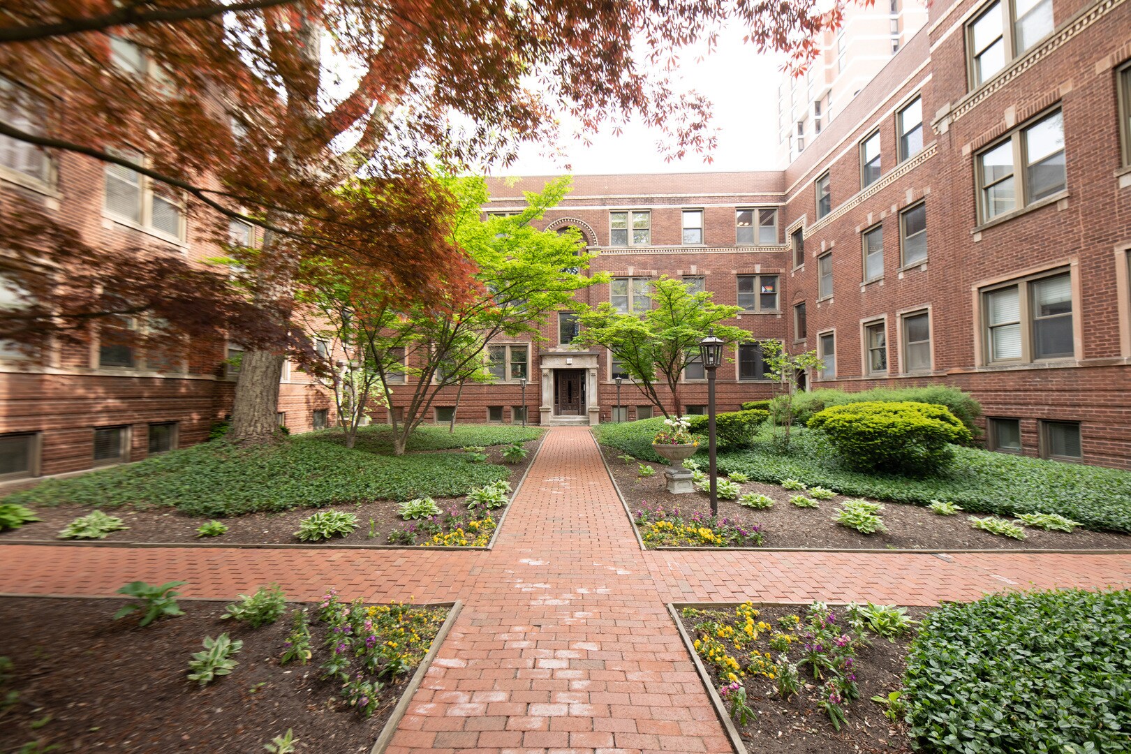839 W Barry Ave, Chicago, IL 60657 - House Rental in Chicago, IL ...