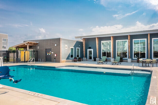 Apartments for Rent in Raymore MO with Matterport Virtual Tours - 201 ...