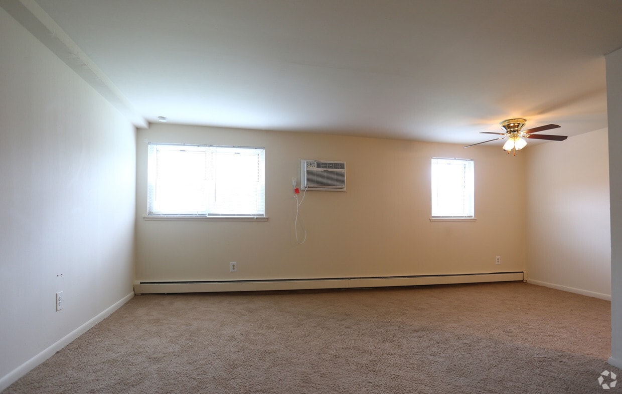 Levittown Trace Apartments - 3000 Ford Rd Bristol, PA 19007 ...