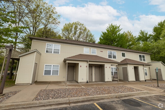 Apartments for Rent with Yard in Babcock WI