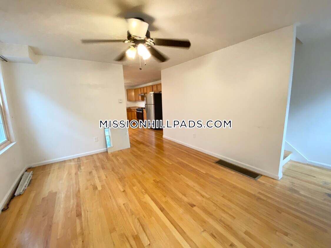 174 Calumet St Unit 1, Boston, MA 02120 - 174 Calumet St Boston, MA ...