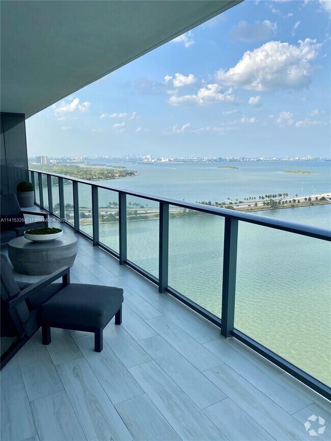 Bellaire Apartments for Rent with a Swimming Pool - Miami, FL - 21 ...