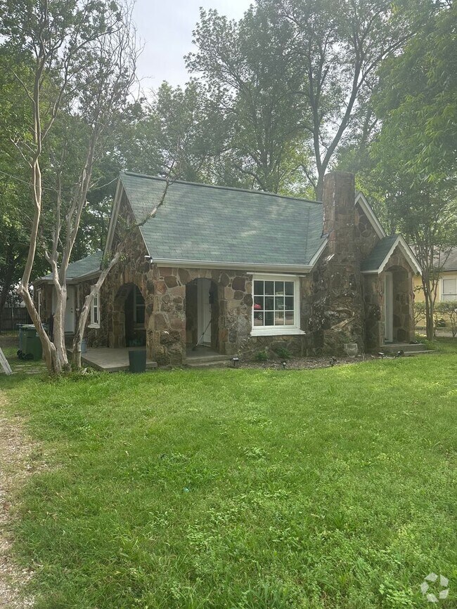 Cheap Downtown Grapevine Houses for Rent - Grapevine, TX