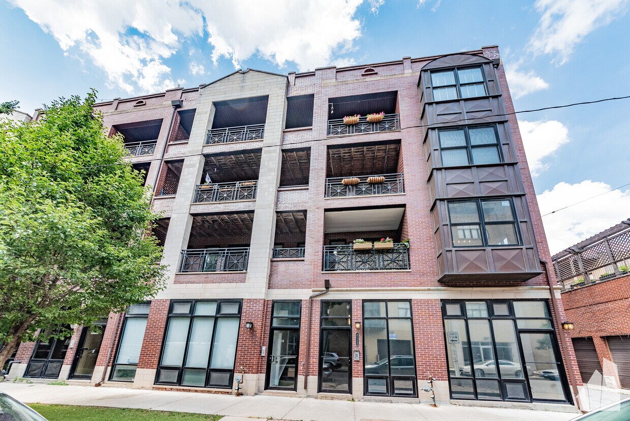 2117 W Rice St Unit 1, Chicago, IL 60622 - Condo for Rent in Chicago ...
