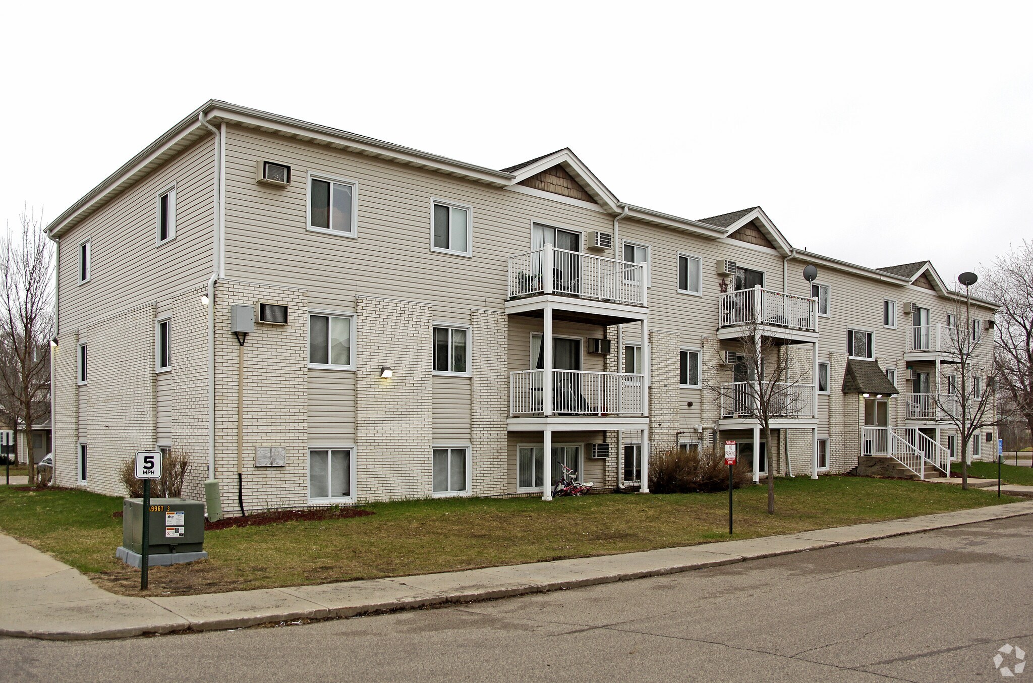 Silver Lake Commons - 2631-2665 Mounds View Blvd Ne Saint Paul, MN ...