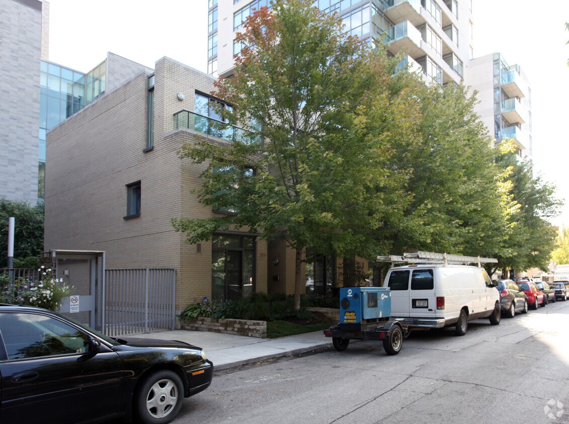 289-301 Mutual St, Toronto, ON M4Y 3C5 Appartements - 289-301 Mutual St ...