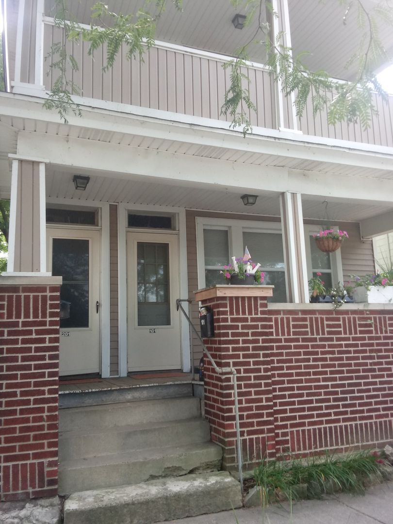 1523 W Main St Unit Upper, Fort Wayne, IN 46808 - Room for Rent in Fort ...