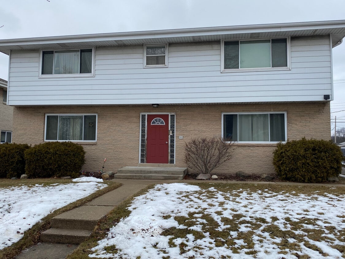 9628 W Oklahoma Ave Unit #2, West Allis, WI 53227 - Apartments in West ...