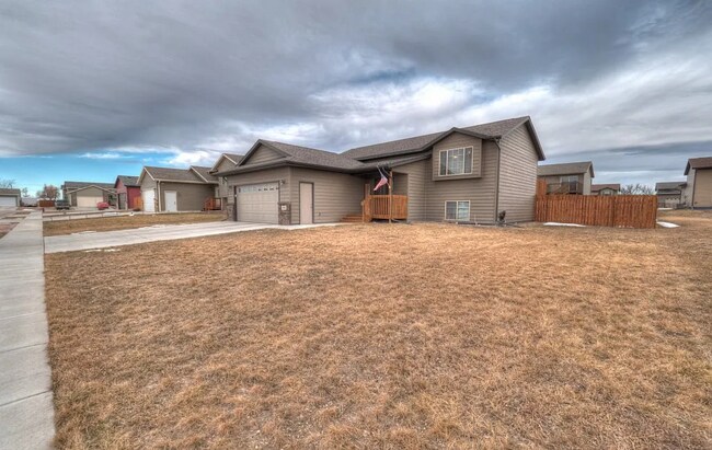 466 Sovereignty Ln, Ellsworth Air Force Base, SD 57706 - House Rental ...