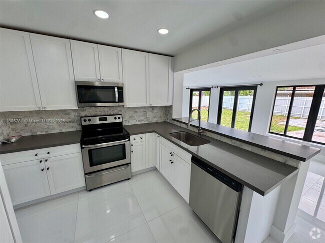 Lake Catalina Apartments for Rent with a Yard - Miami, FL - Updated Today | Apartments.com